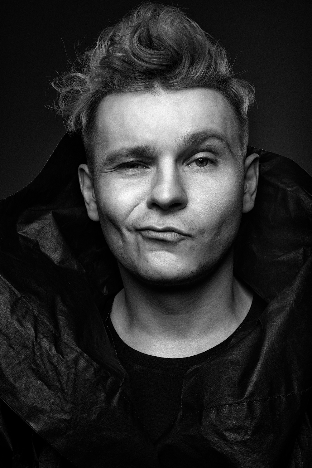 Patryk Kumór prezentuje klip do utworu „Hooligan” - Polska Płyta ...