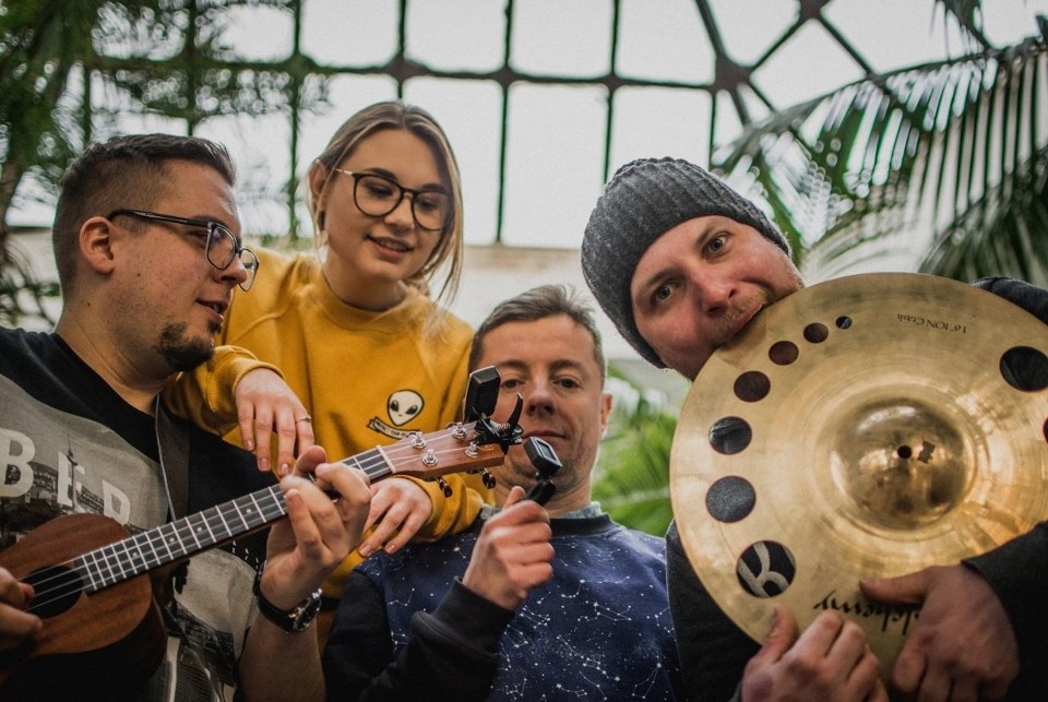 Premiera debiutanckiej płyty zespołu Hash Cookie - Polska Płyta ...