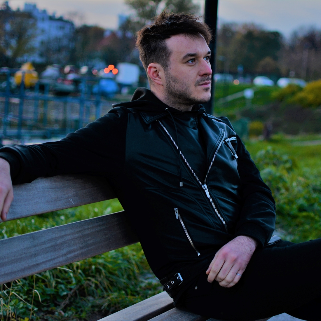 Adam Bień i Kasia Węsierska w utworze „Bieguny” - Polska Płyta / Polska ...