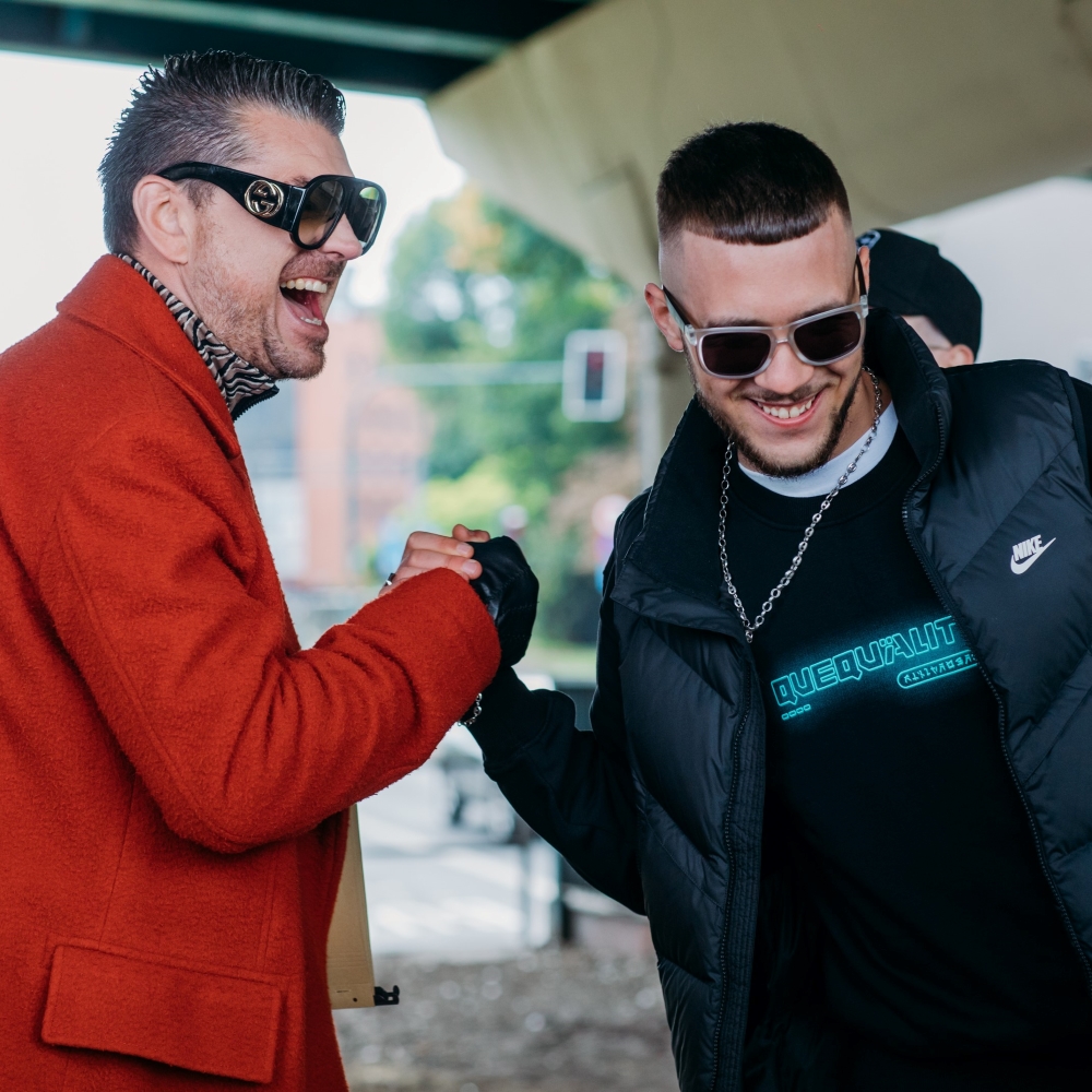 Kabe ostro o politykach w nowym wideo do kawałka „Cały hajs” - Polska ...