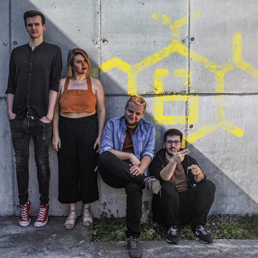 Zespół B6 debiutuje długogrającym albumem „Smugi” - Polska Płyta ...