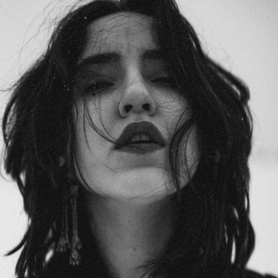 Maja Laura z nowym singlem „Lavender Brown”! - Polska Płyta / Polska Muzyka