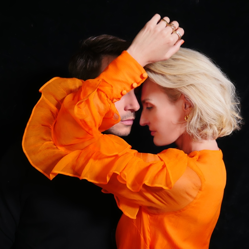 Reni Jusis i Mateusz Banasiuk w interpretacji utworu „Et si tu n ...